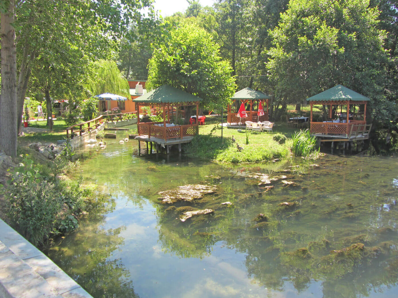 Pogradec, stad aan het meer van Ohrid | Travelling Albania